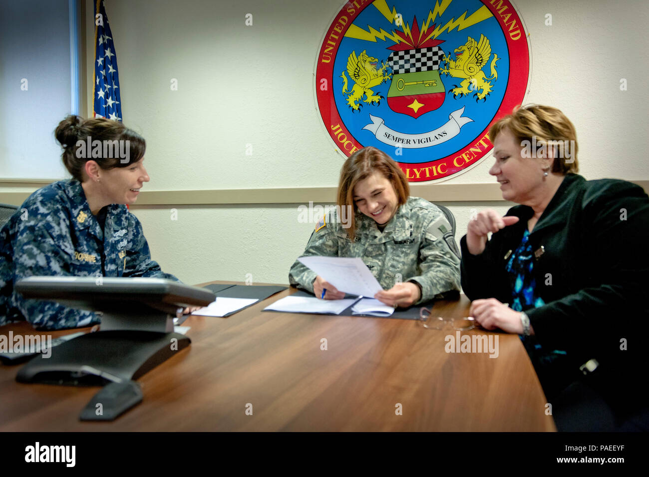 Joint intelligence operations center -Fotos und -Bildmaterial in hoher ...