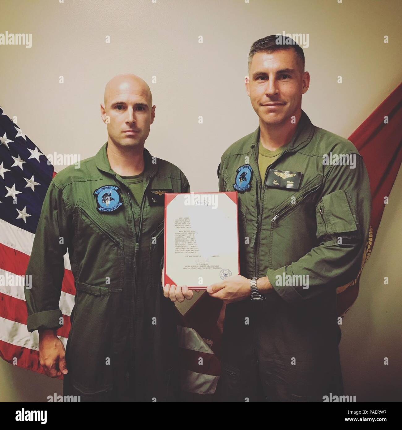 Der Chef des Naval Operations Award wurde an Marine All-Weather Fighter ...