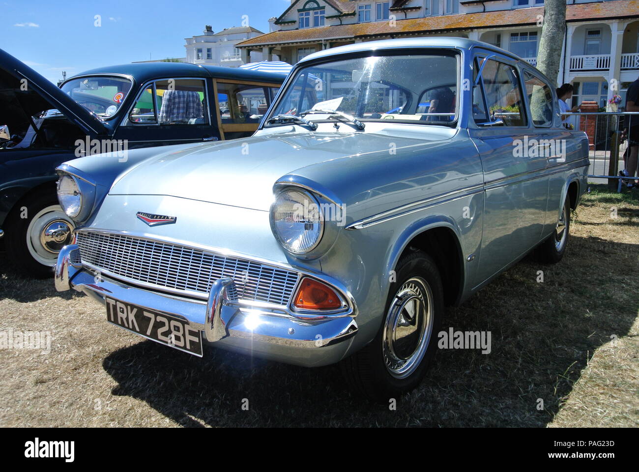 Ford anglia 1200 super -Fotos und -Bildmaterial in hoher Auflösung – Alamy