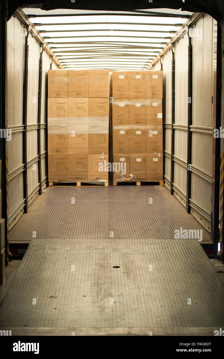 Logistik beladen -Fotos und -Bildmaterial in hoher Auflösung – Alamy