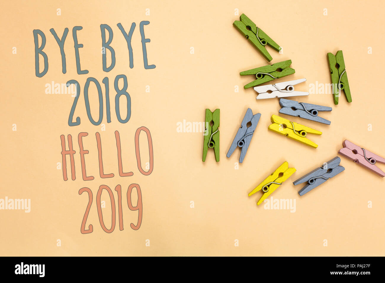 Text Zeichen zeigen Bye Bye 2018 Hallo 2019. Konzeptionelle Foto ...
