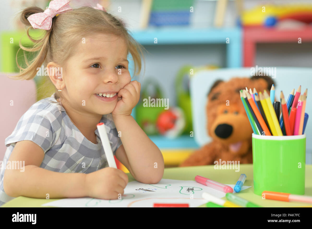 Zeichnung mit filzstift -Fotos und -Bildmaterial in hoher Auflösung – Alamy