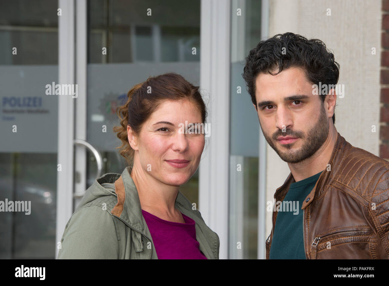 Schauspielerin Yasmina DJABALLAH in der Rolle der Polizeipsychologin ...