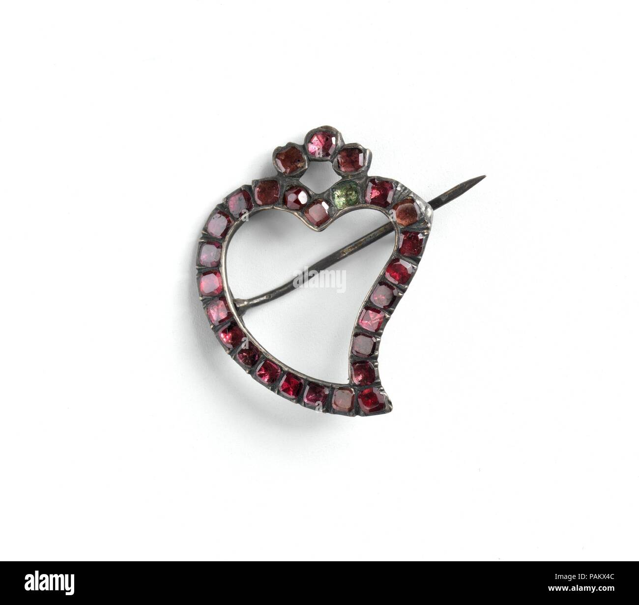 Rote broschen -Fotos und -Bildmaterial in hoher Auflösung – Alamy