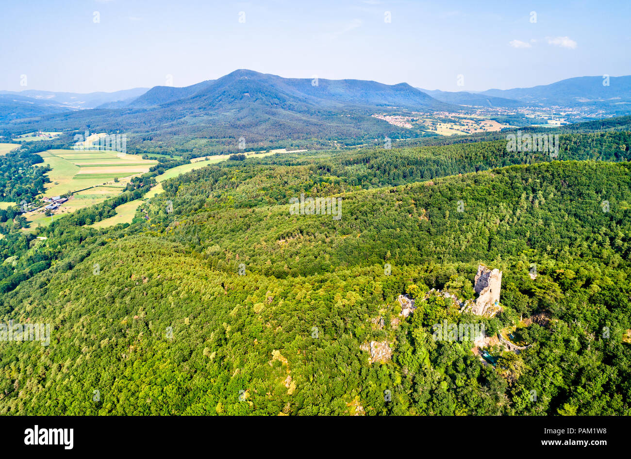 Burg Ramstein in den Vogesen, Frankreich Stockfotografie - Alamy