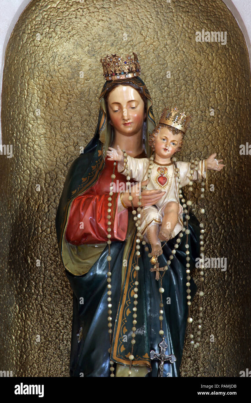 Jungfrau Maria mit dem Jesuskind, Statue auf dem Hochaltar in der ...