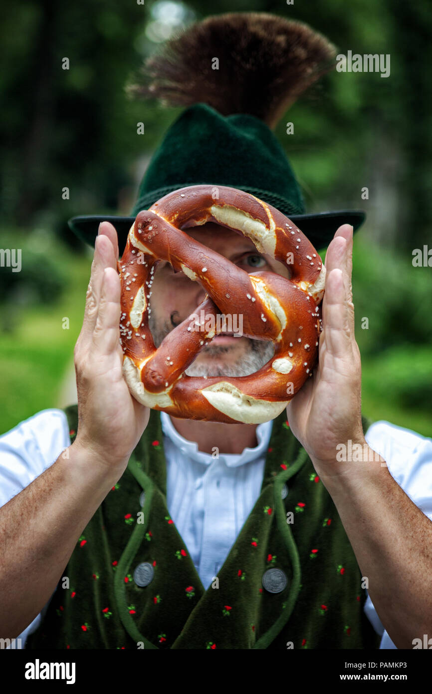 Bavarian costume beard -Fotos und -Bildmaterial in hoher Auflösung ...