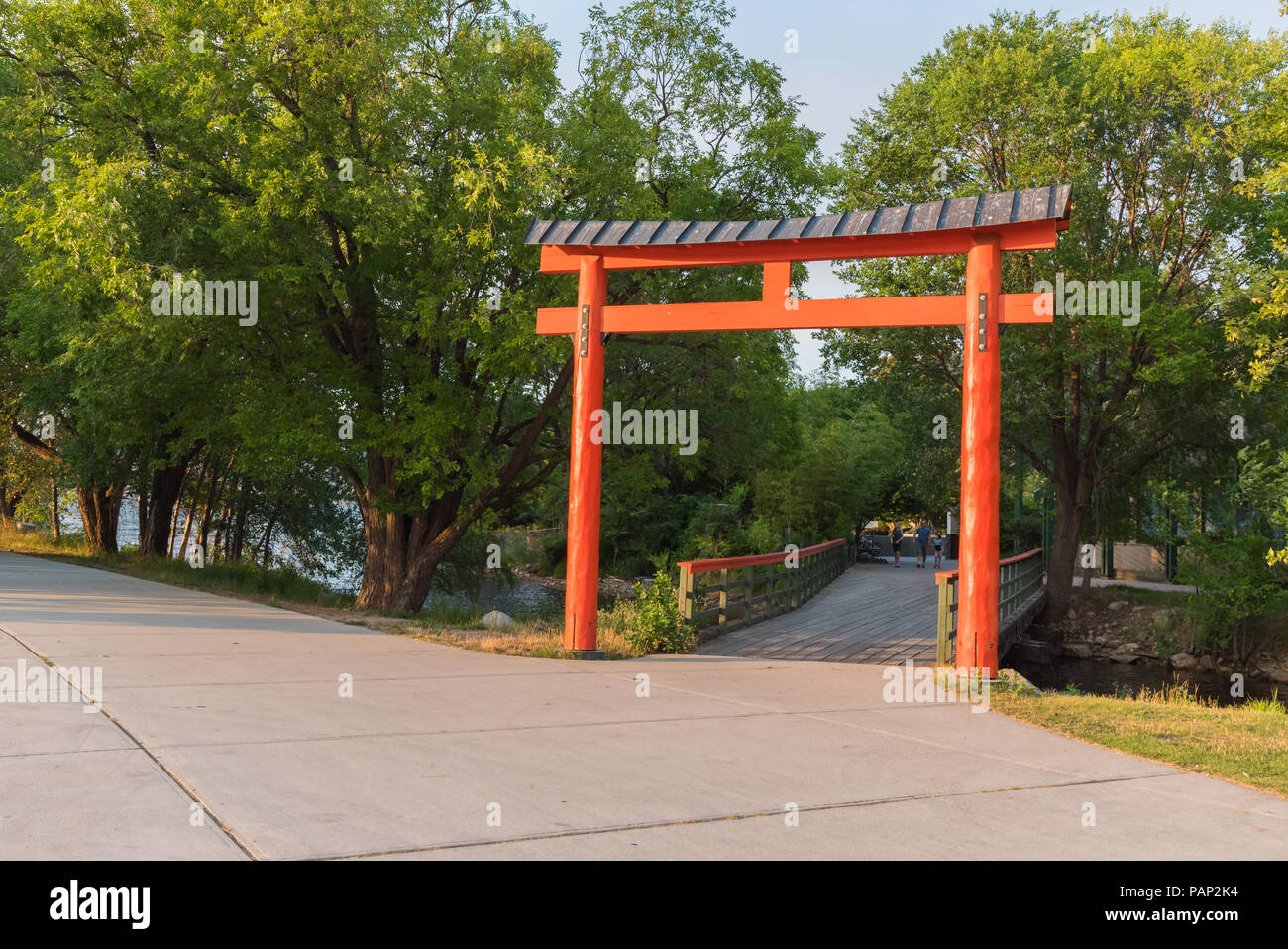 Japanischer torbogen -Fotos und -Bildmaterial in hoher Auflösung – Alamy