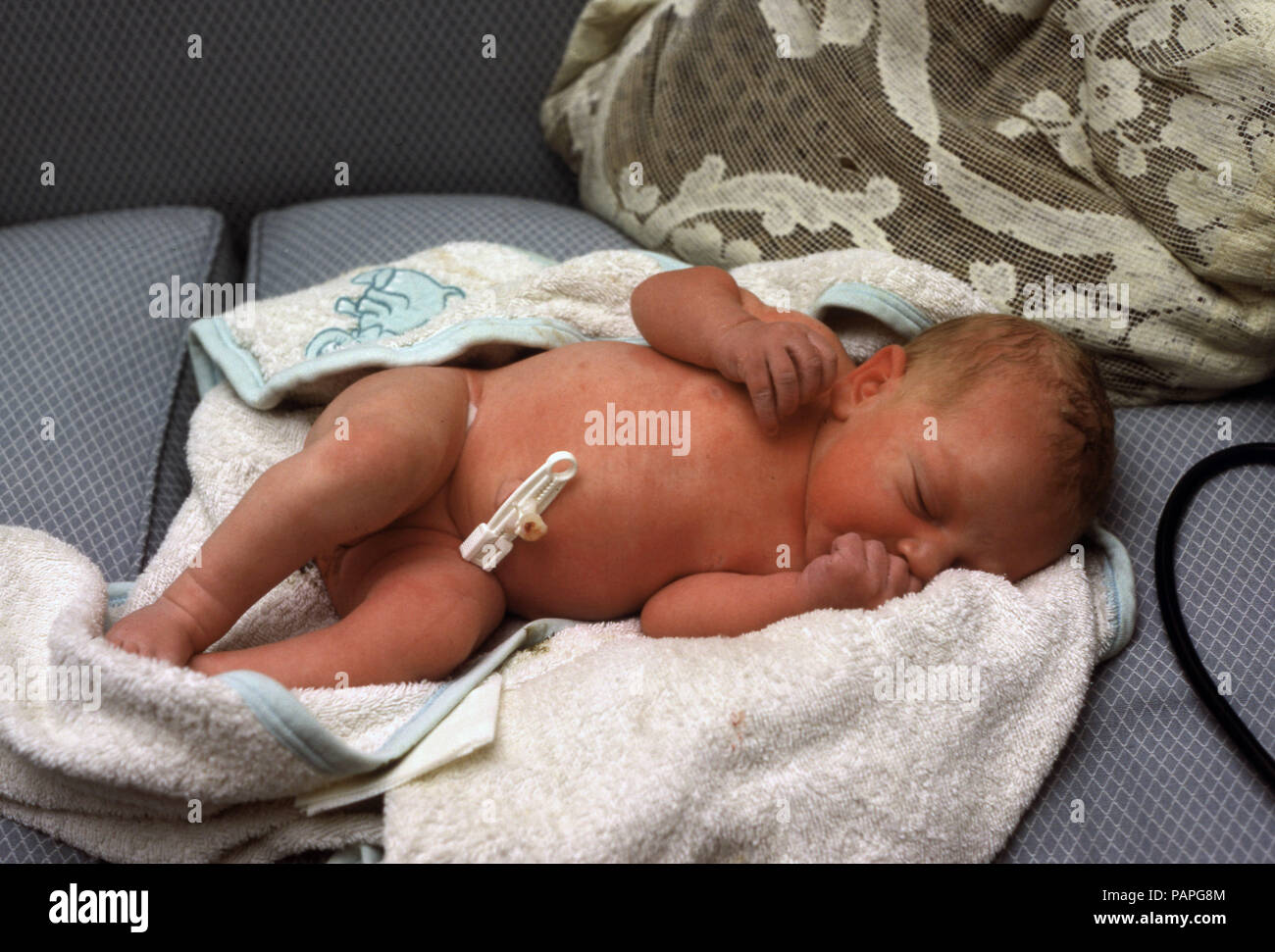 Geborenes kind -Fotos und -Bildmaterial in hoher Auflösung – Alamy