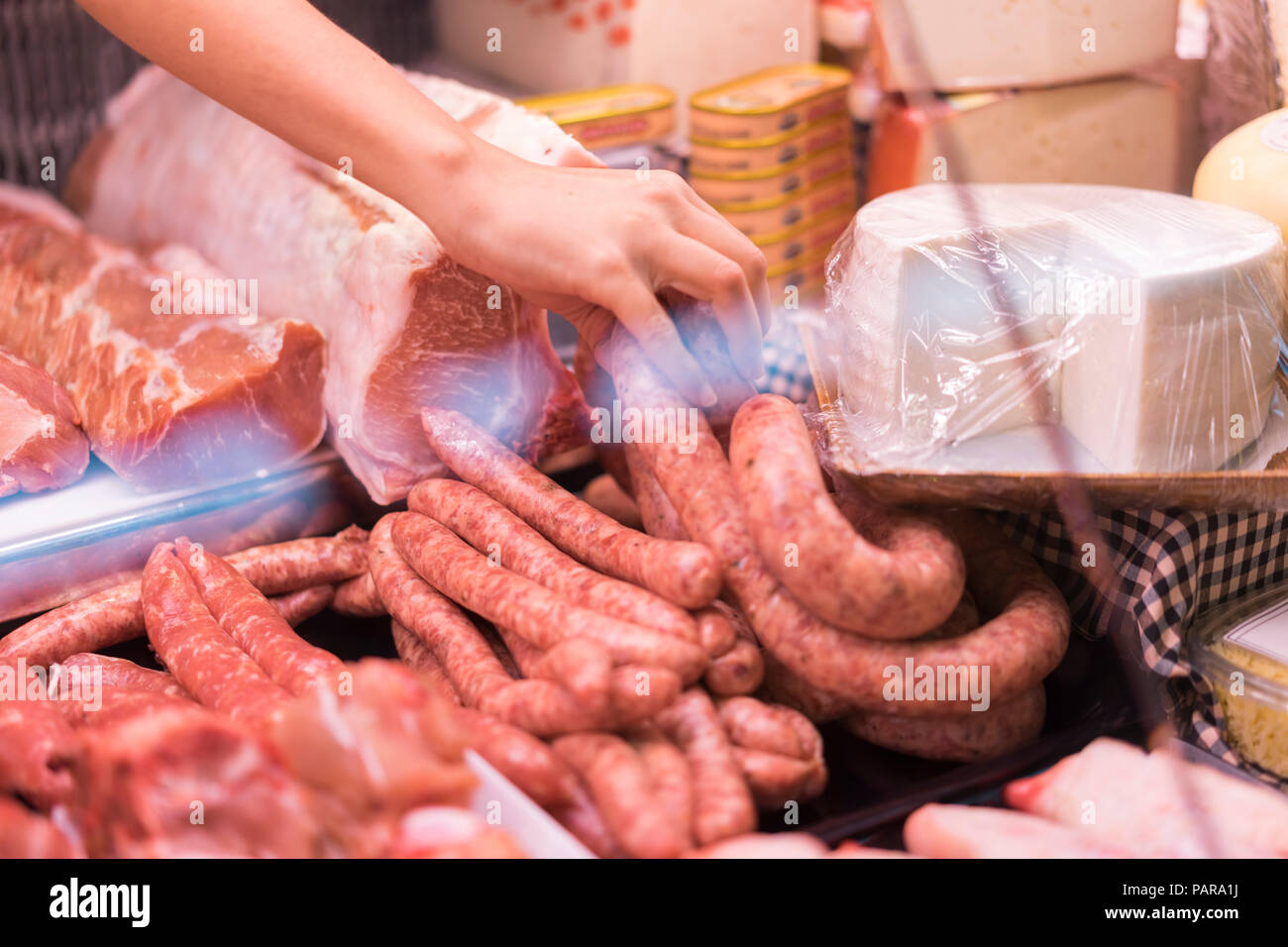 Weibliche metzgerin -Fotos und -Bildmaterial in hoher Auflösung – Alamy