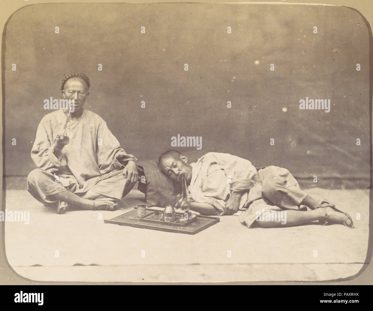 Opium smoker -Fotos und -Bildmaterial in hoher Auflösung – Alamy