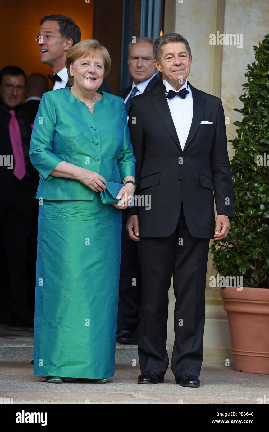 Deutschland. 26. Juli, 2018. Angela Merkel mit Ehemann Joachim Sauer ...