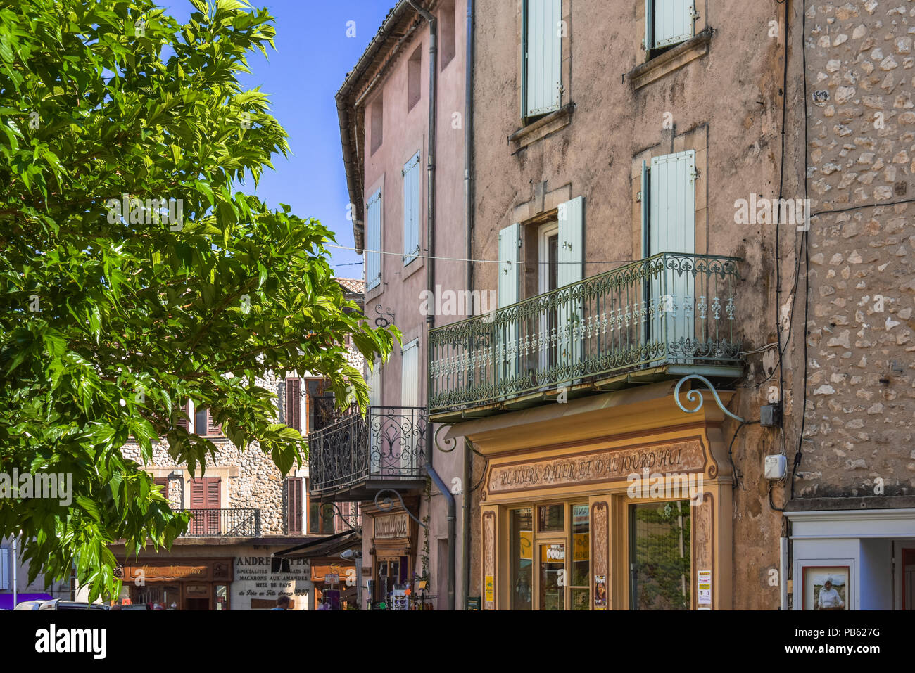 Sault village -Fotos und -Bildmaterial in hoher Auflösung – Alamy
