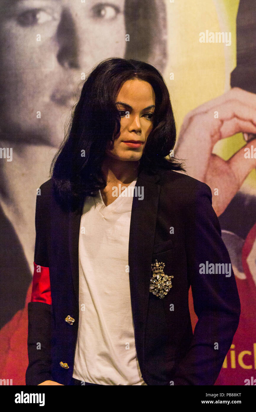 NEW YORK, USA - 22.September 2015: Michael Jackson in der Madame ... NEW YORK, USA - 22.September 2015: Michael Jackson in der Madame ...
