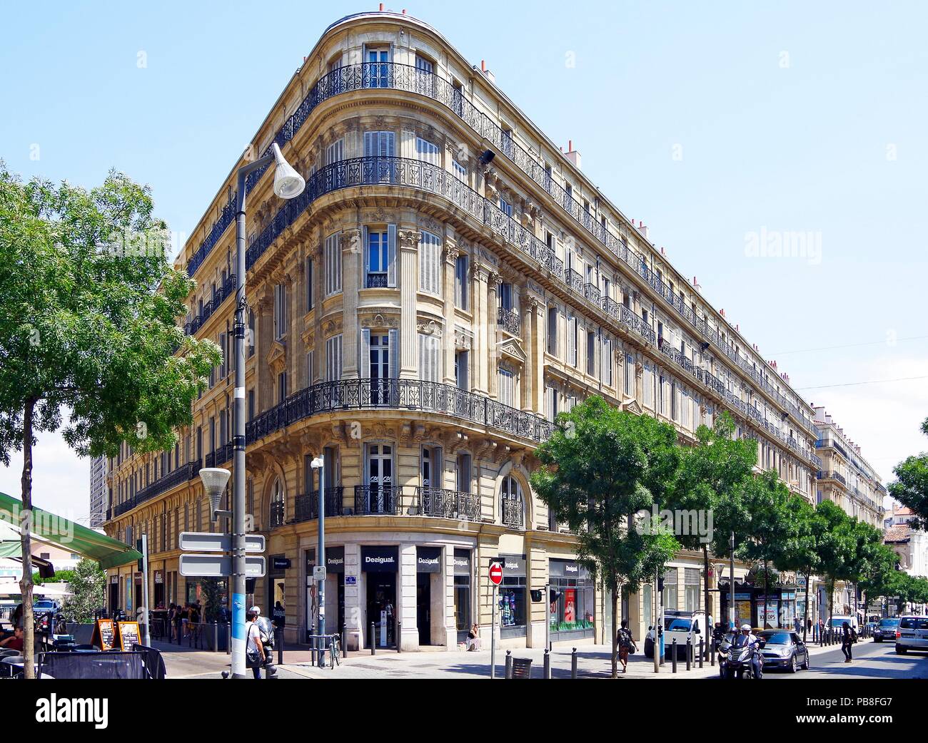 An der kreuzung mit der rue henri fiocca -Fotos und -Bildmaterial in ...