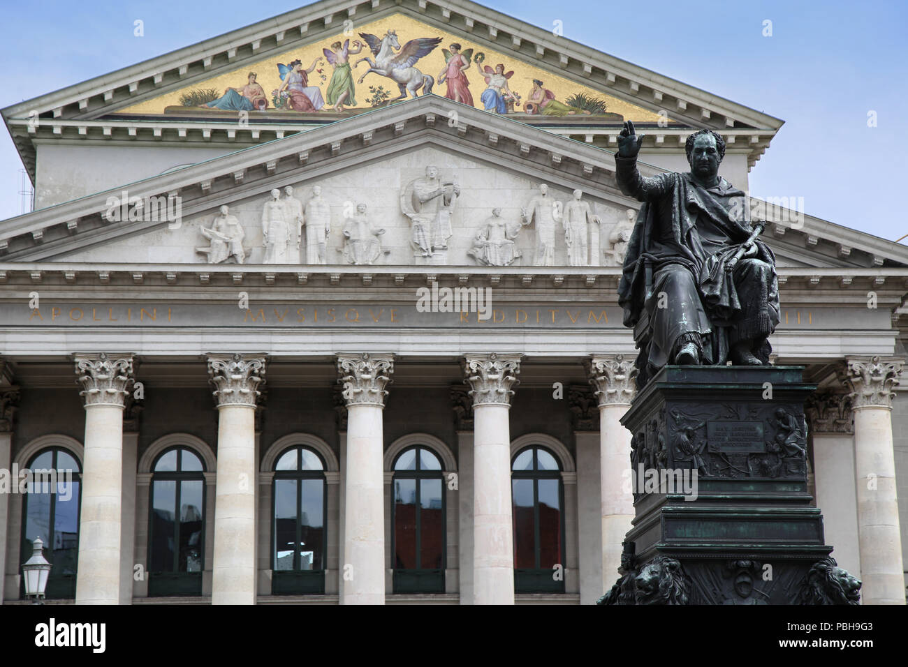 Residenztheater münchen -Fotos und -Bildmaterial in hoher Auflösung ...