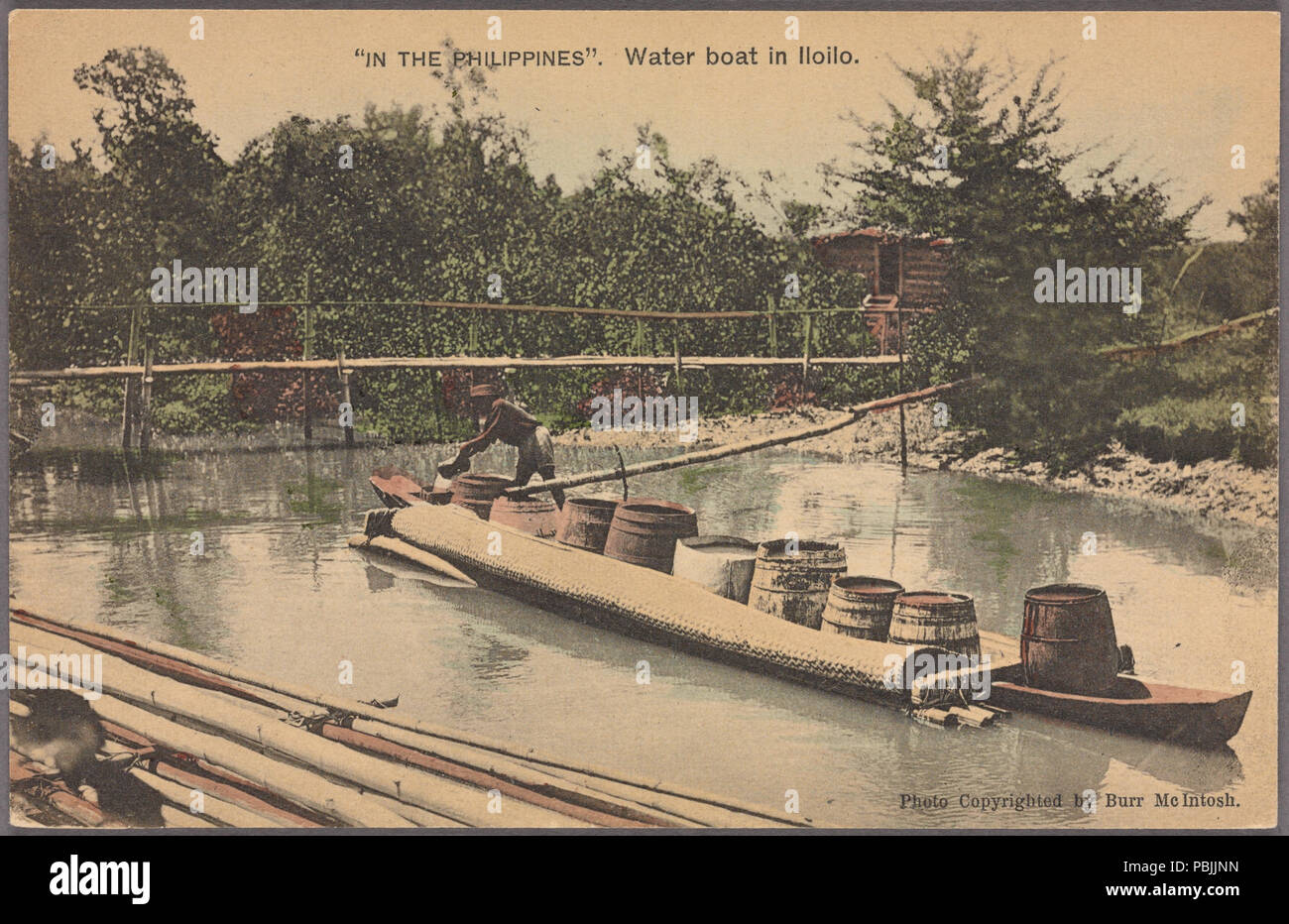 Bootsschiffe, die transportwasser transportieren -Fotos und ...