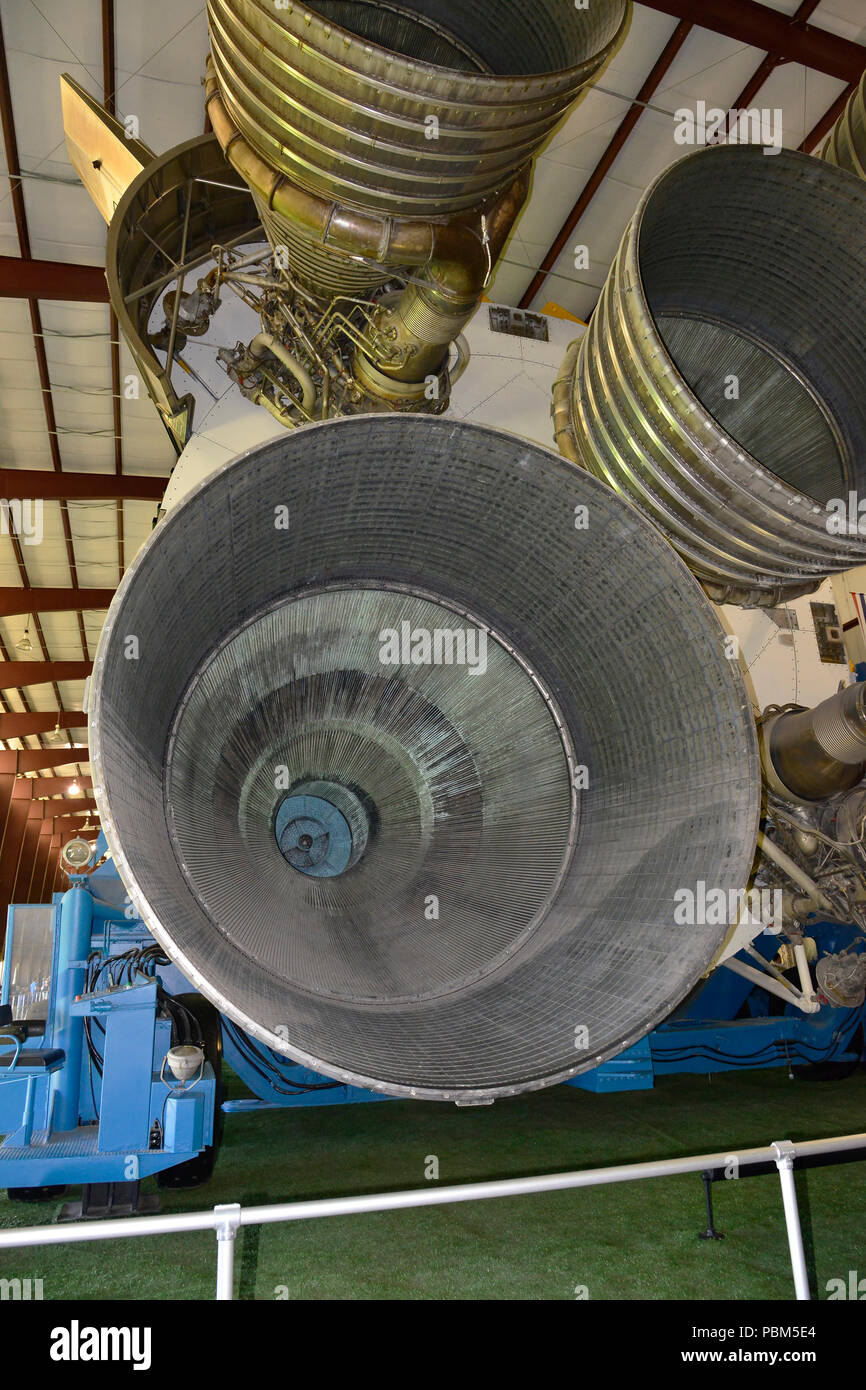 Saturn v rocket engines -Fotos und -Bildmaterial in hoher Auflösung – Alamy