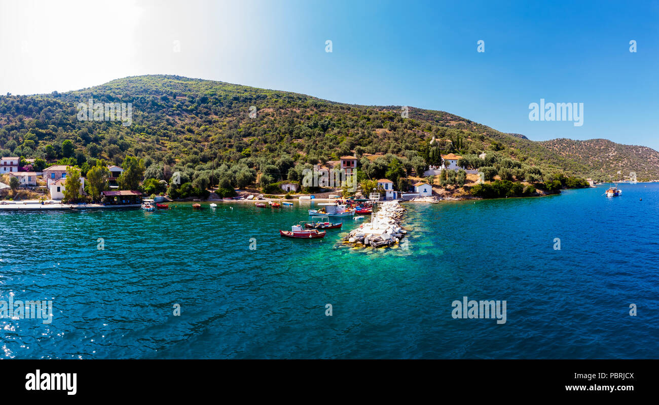 Luftaufnahme, Fischerdorf und die Bucht von Trandorf, Trikeri-Milina ...