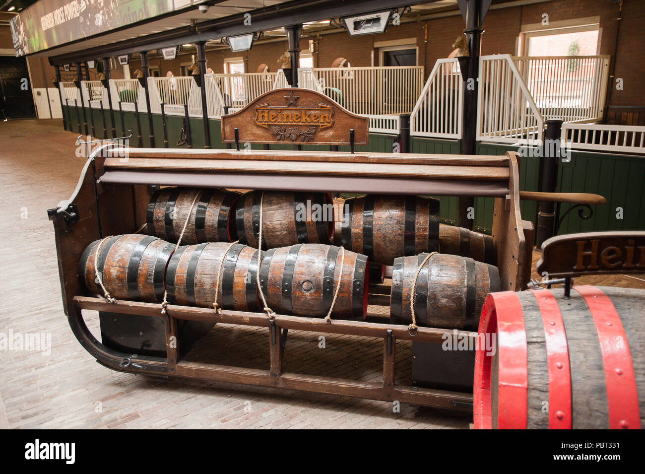 AMSTERDAM, NIEDERLANDE - Jun 3, 2015: Stabile iHeineken Experience ...