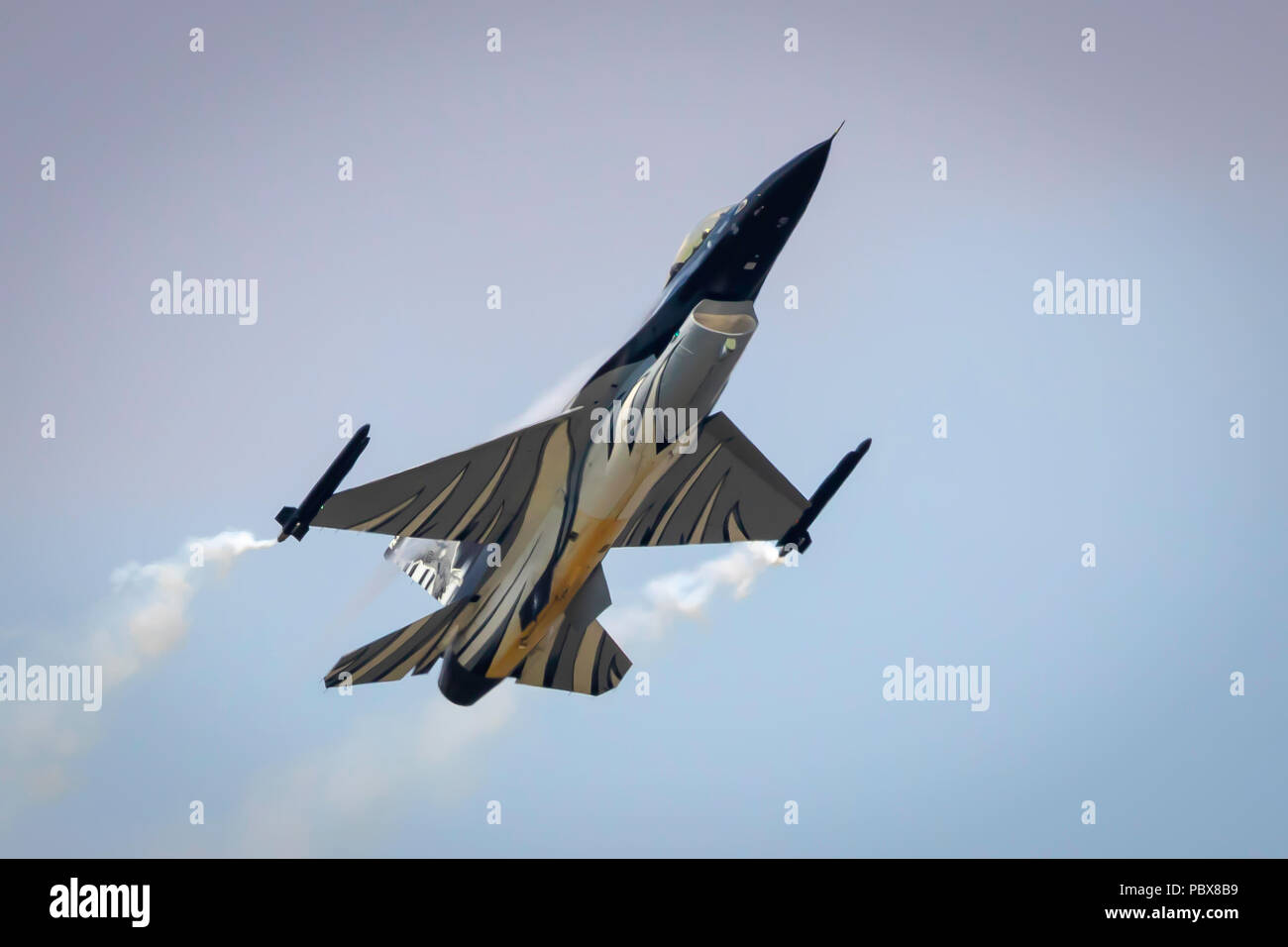 Pilot belgian air force f16 -Fotos und -Bildmaterial in hoher Auflösung ...