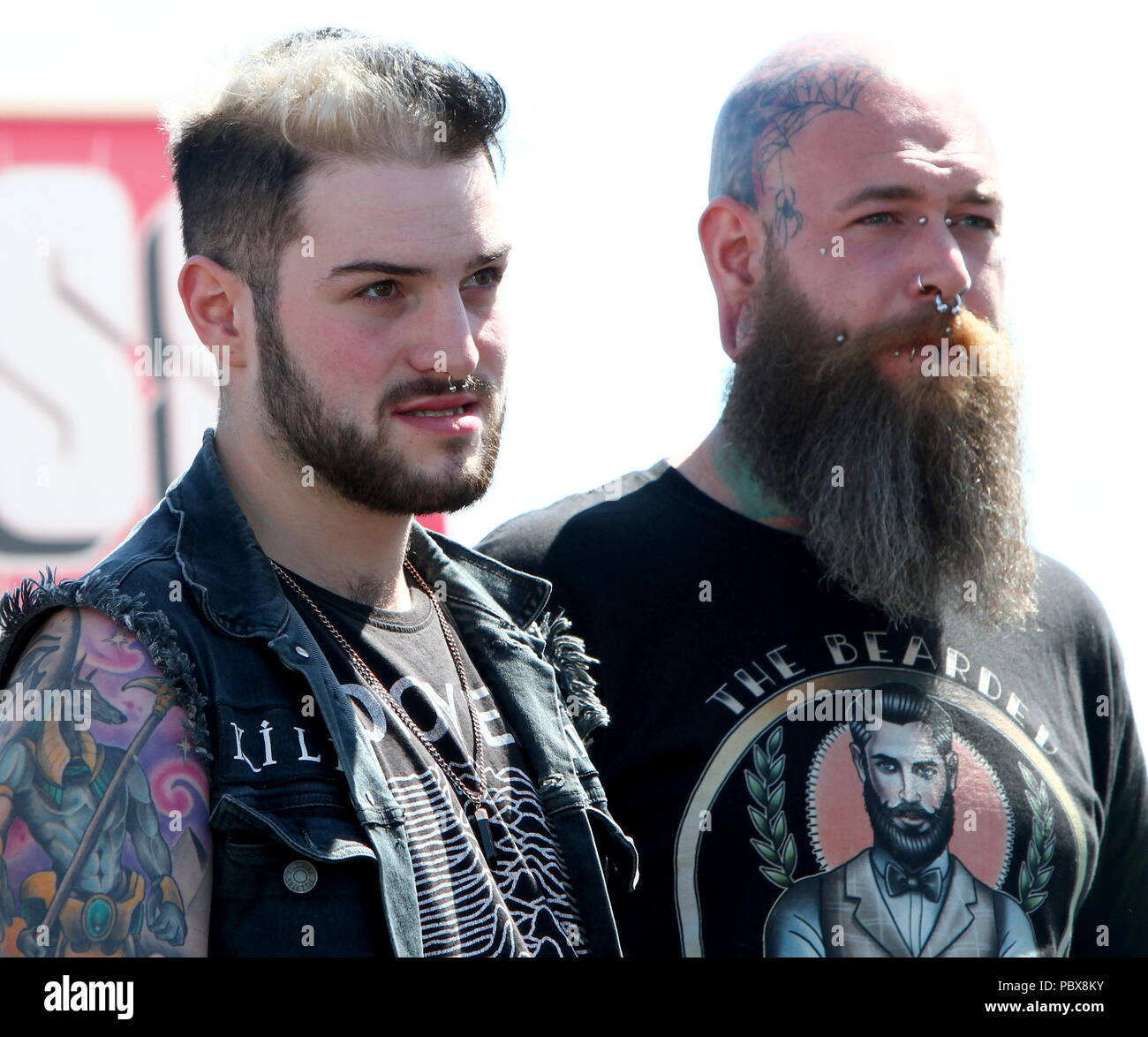 Biker mit bart -Fotos und -Bildmaterial in hoher Auflösung – Alamy