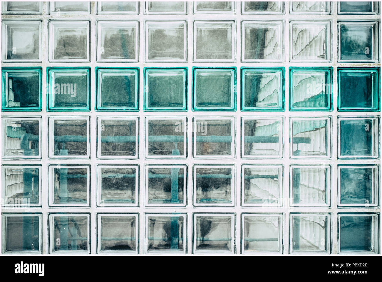 Glass Bricks Stockfotos und -bilder Kaufen - Alamy