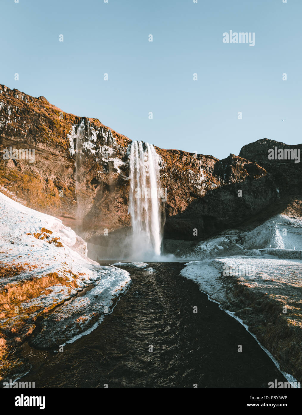 Wasserfall In Island Stockfotos und -bilder Kaufen - Alamy