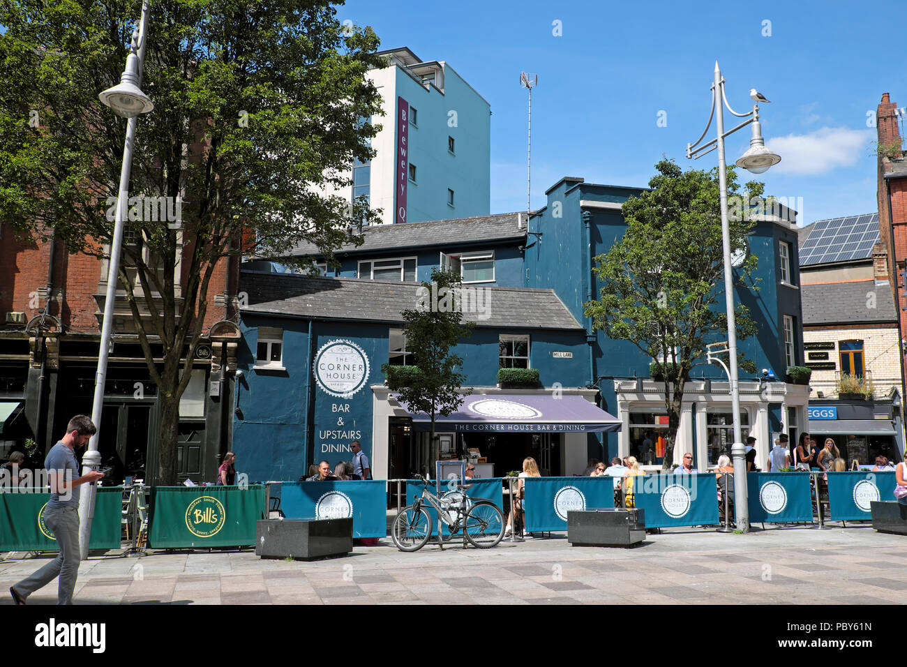 Cardiff bars -Fotos und -Bildmaterial in hoher Auflösung – Alamy