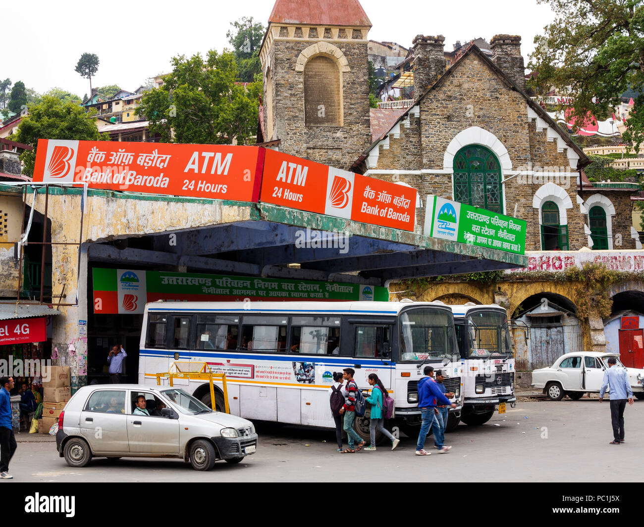Nainital busbahnhof -Fotos und -Bildmaterial in hoher Auflösung – Alamy
