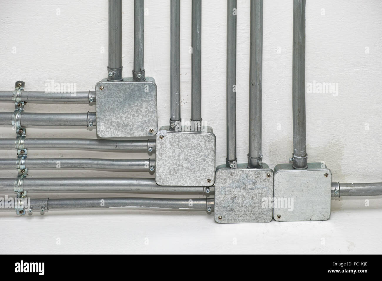 Elektrisches Installationsmaterial Stockfotos und -bilder Kaufen - Alamy
