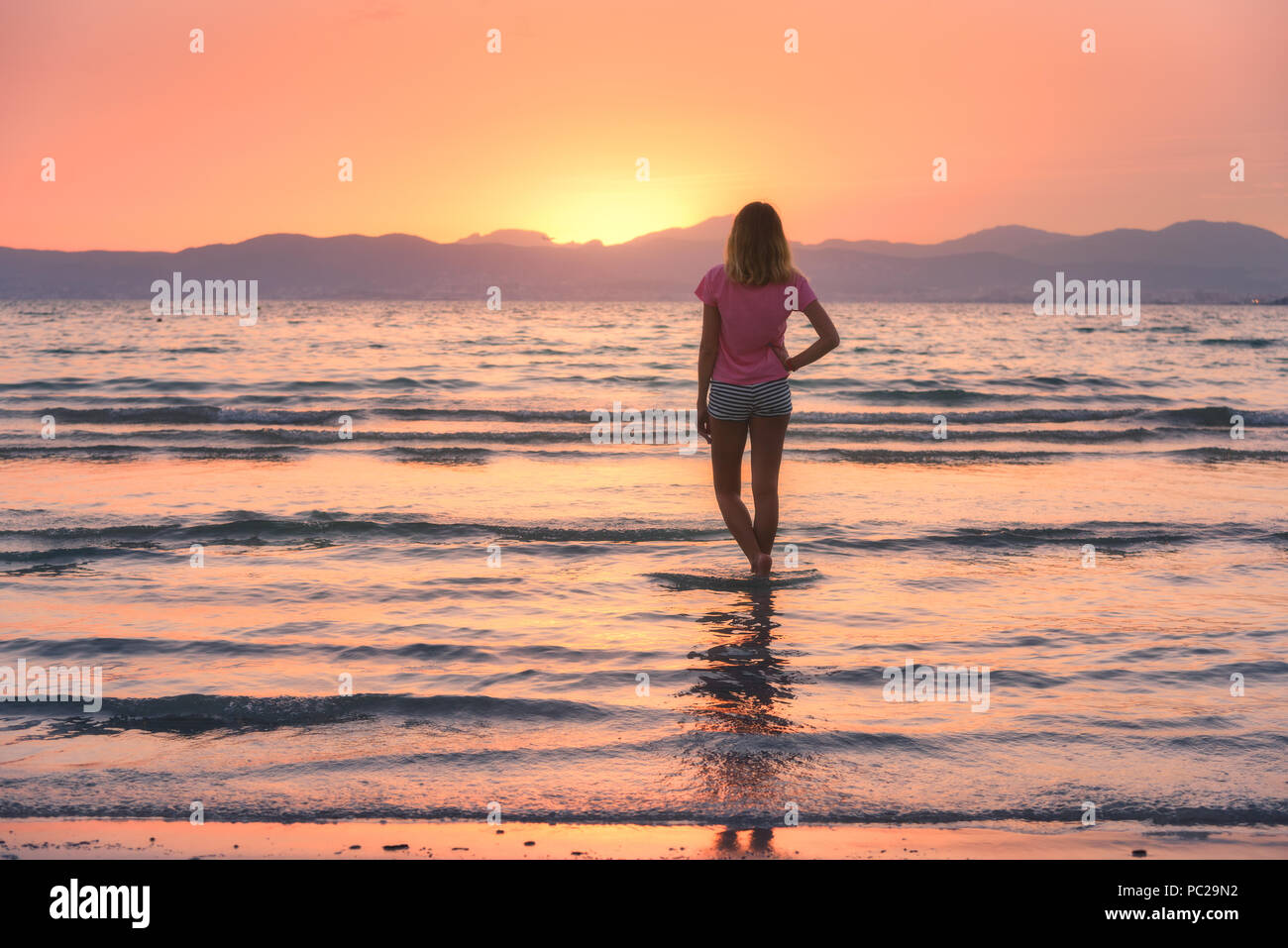 Young Girl On The Beach At Sandy Bay Stockfotos And Young Girl On The