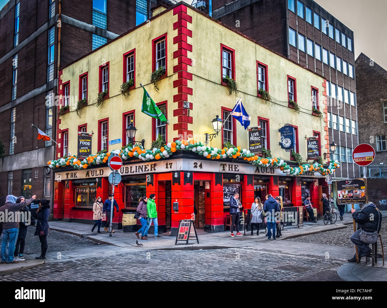 The auld dubliner pub in temple bar -Fotos und -Bildmaterial in hoher ...