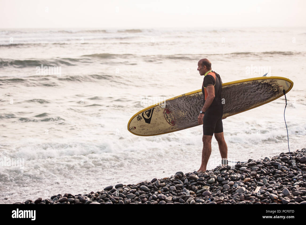 Peru surfer -Fotos und -Bildmaterial in hoher Auflösung – Alamy