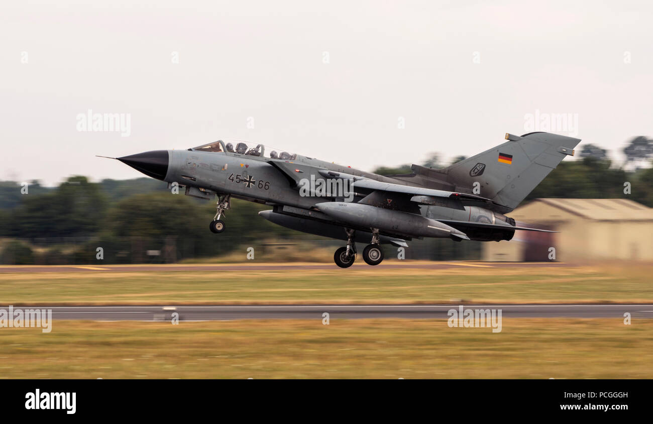 Offizier der deutschen luftwaffe -Fotos und -Bildmaterial in hoher ...