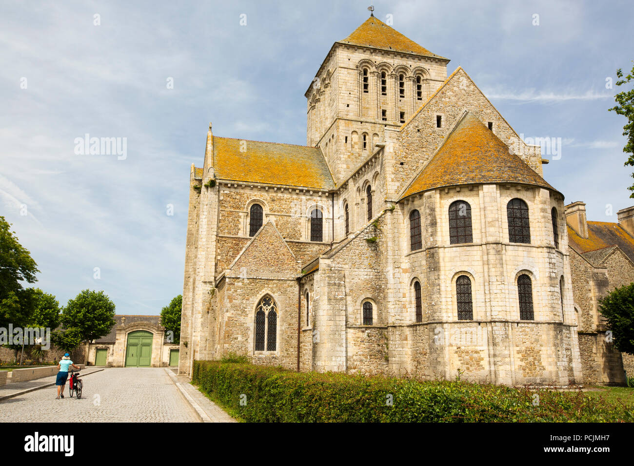 Lessay abbey normandy france -Fotos und -Bildmaterial in hoher ...