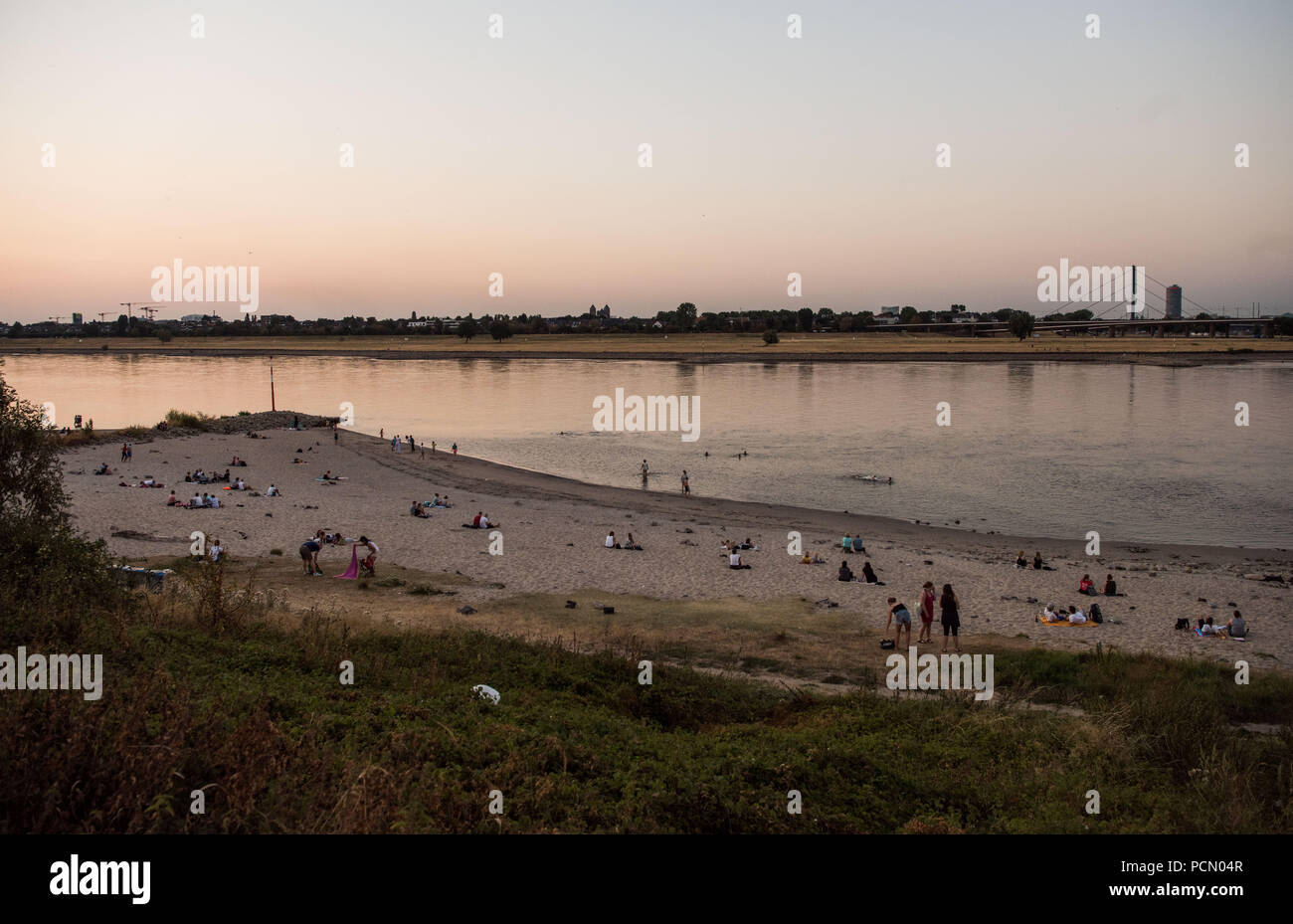 Rhein strand -Fotos und -Bildmaterial in hoher Auflösung - Seite 6 - Alamy