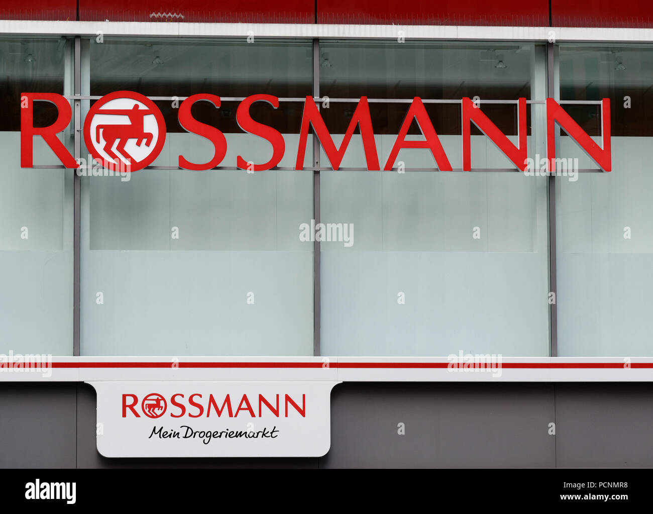 Rossmann logo -Fotos und -Bildmaterial in hoher Auflösung – Alamy