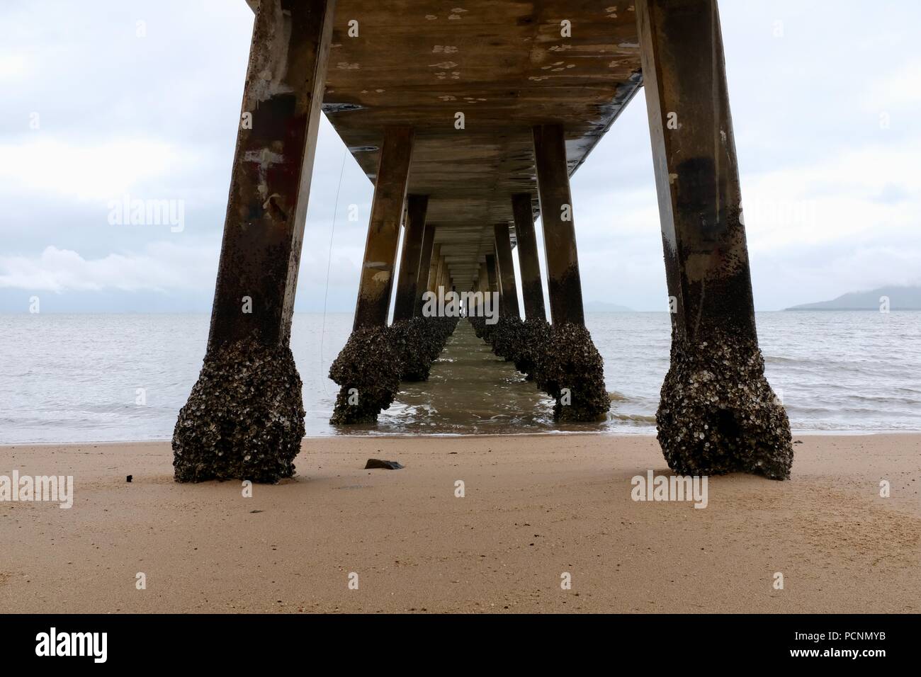 Die cardwell anlegestelle -Fotos und -Bildmaterial in hoher Auflösung ...