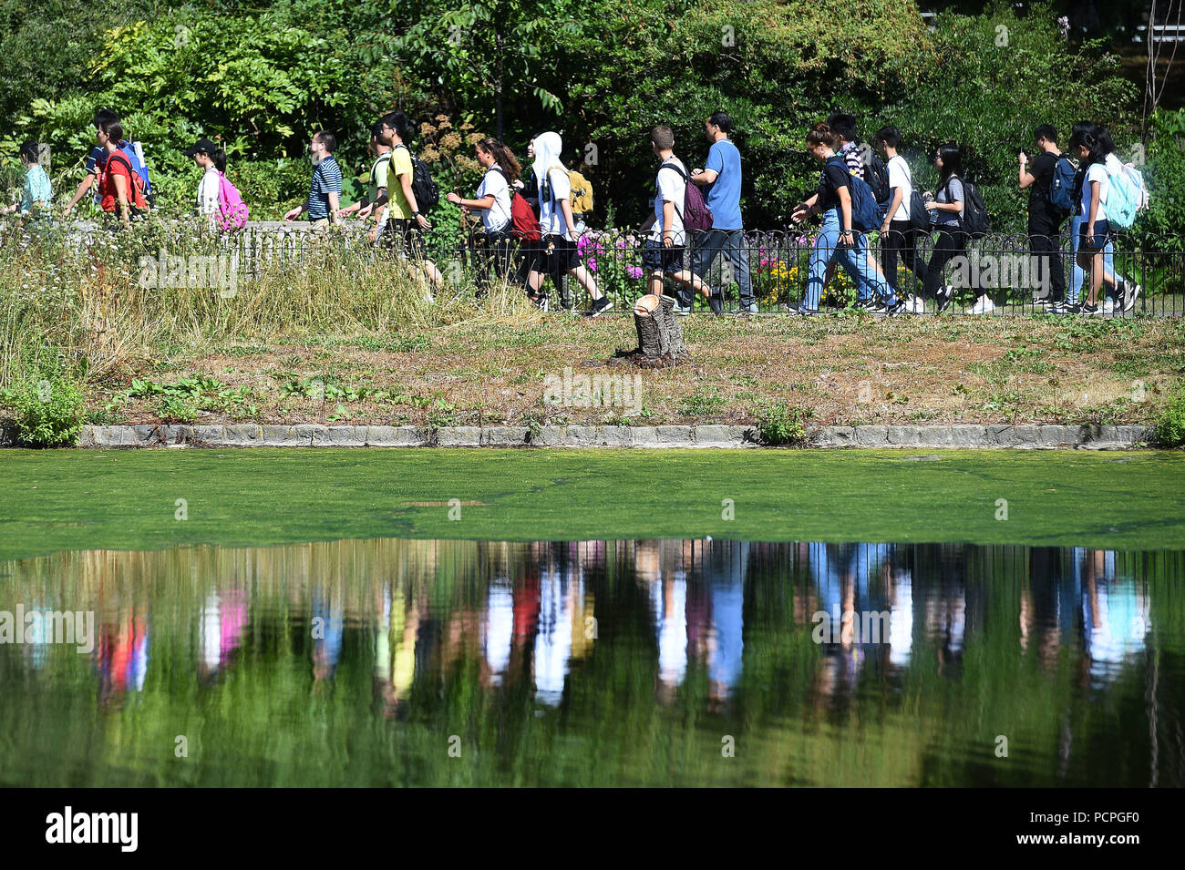 Eine weitere explosion -Fotos und -Bildmaterial in hoher Auflösung – Alamy