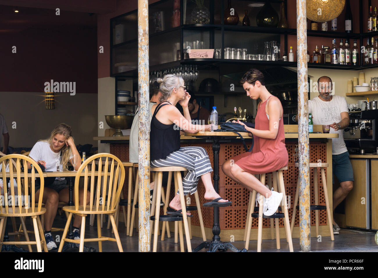 Le baba paris -Fotos und -Bildmaterial in hoher Auflösung – Alamy
