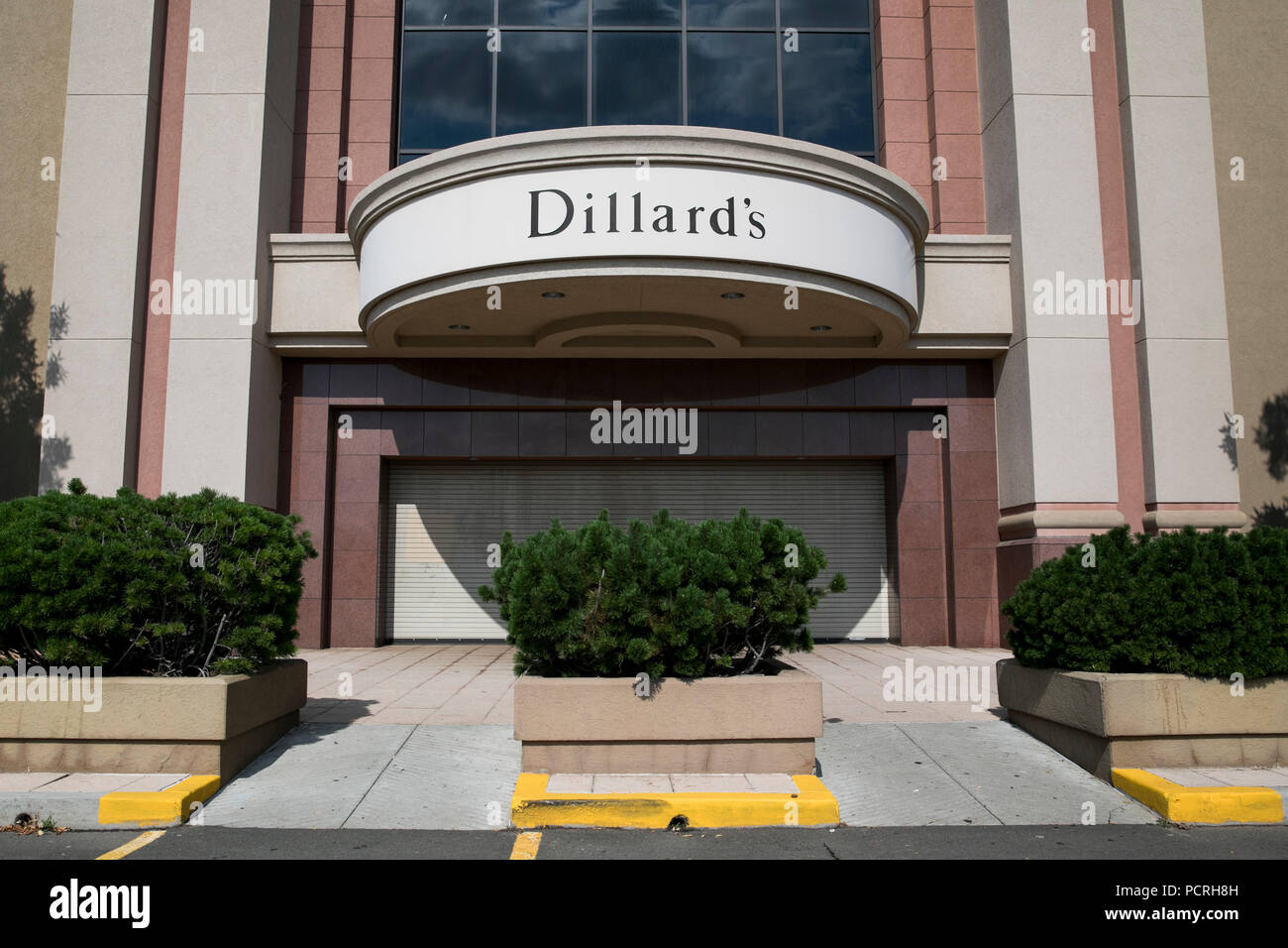 Dillards Logo Stockfotos und -bilder Kaufen - Alamy
