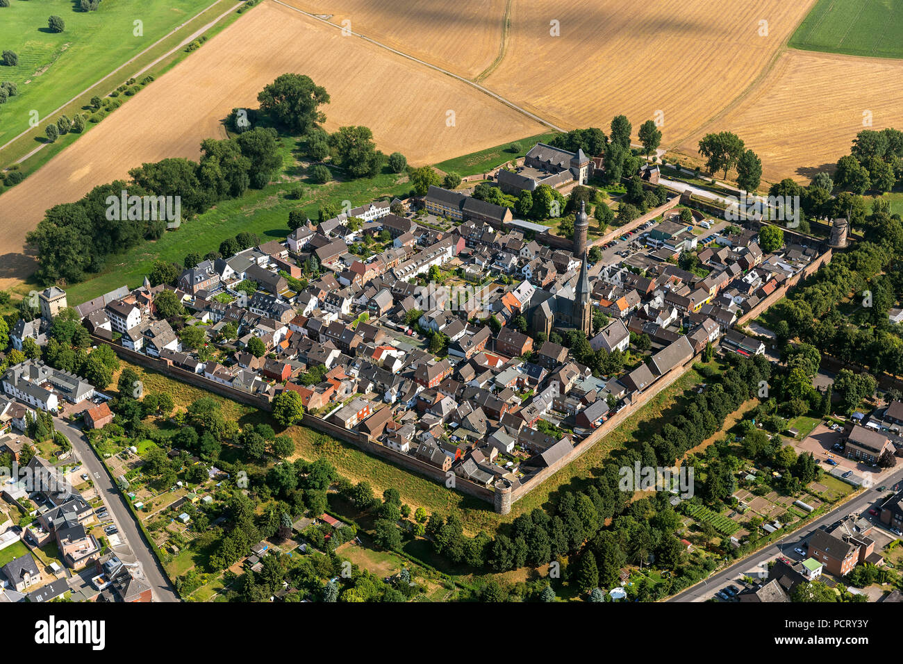 Stadt Zons Stockfotos und -bilder Kaufen - Alamy