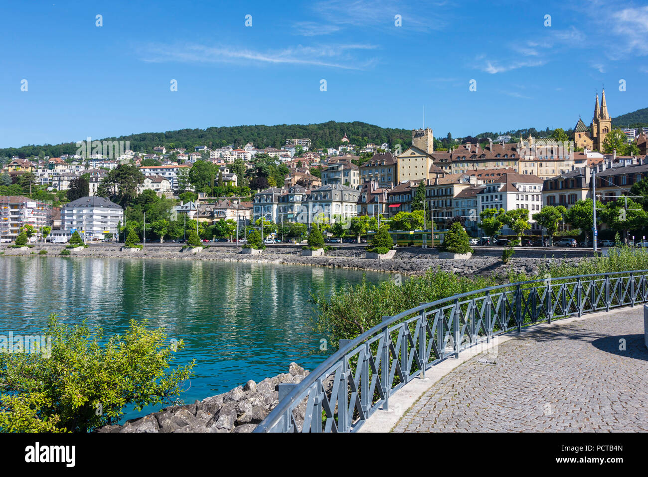 Aussichtsterrasse Esplanade du Mont Blanc mit Blick auf die Altstadt ...