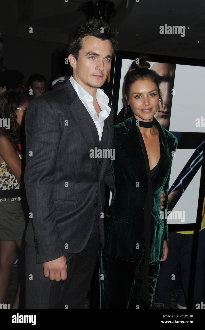 Hannah ware rupert freund hitman -Fotos und -Bildmaterial in hoher ...