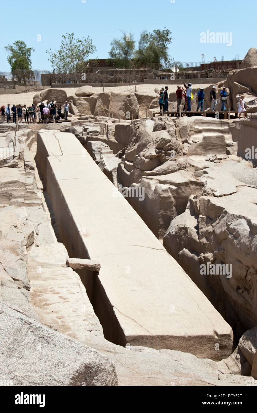 Unvollendeter obelisk assuan -Fotos und -Bildmaterial in hoher ...