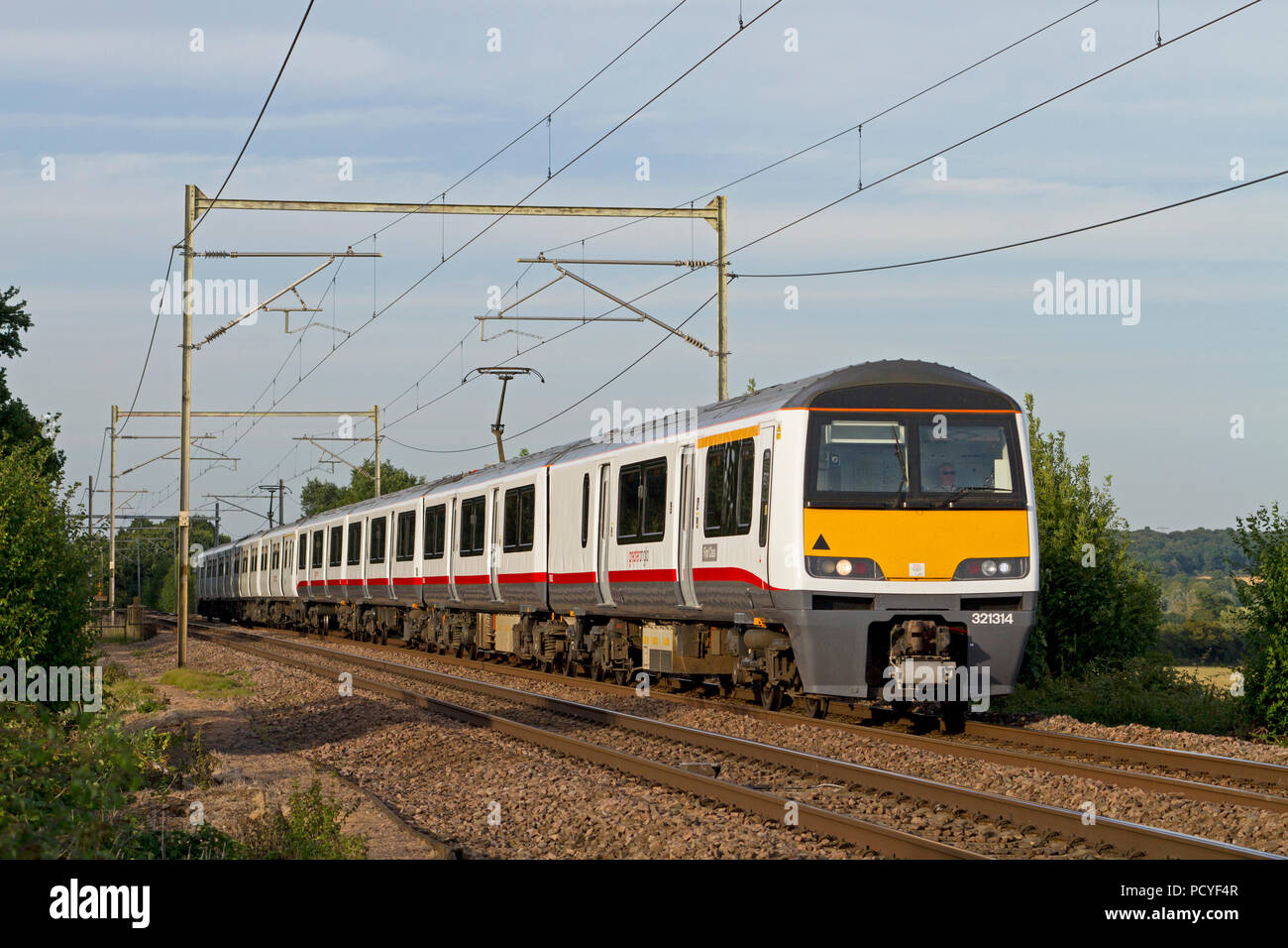 Zug der klasse 321 -Fotos und -Bildmaterial in hoher Auflösung – Alamy