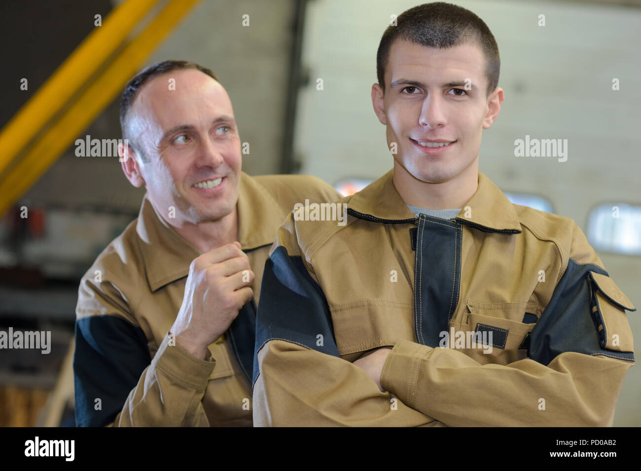 Zwei klempner -Fotos und -Bildmaterial in hoher Auflösung – Alamy