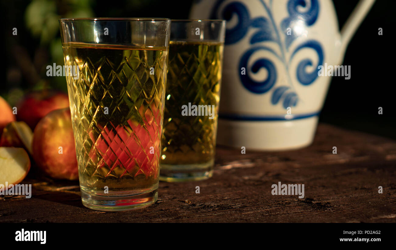 Apfelwein frankfurt -Fotos und -Bildmaterial in hoher Auflösung – Alamy