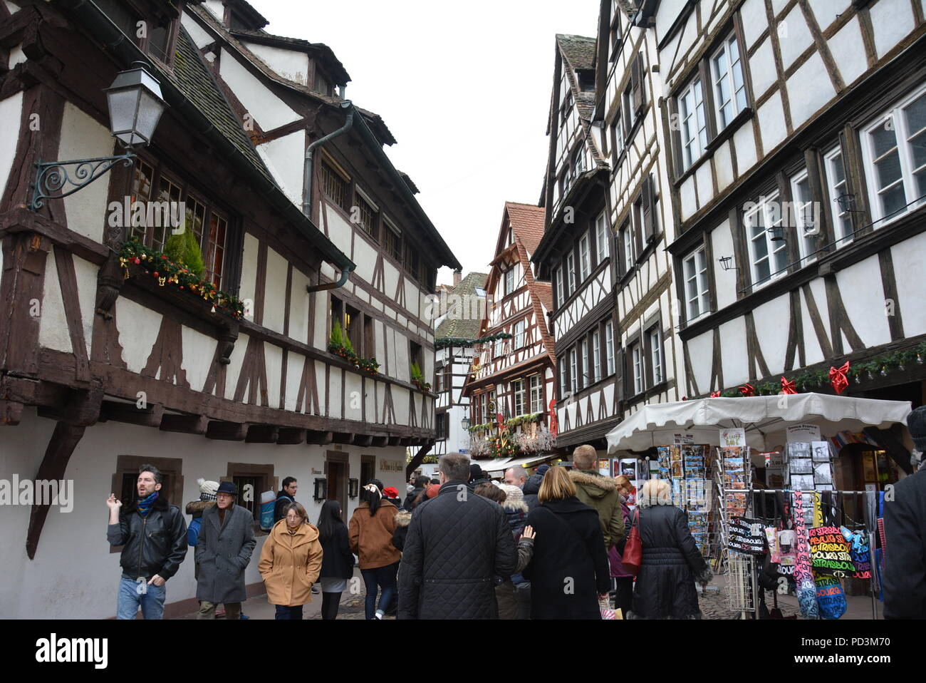 German timber frame road -Fotos und -Bildmaterial in hoher Auflösung ...